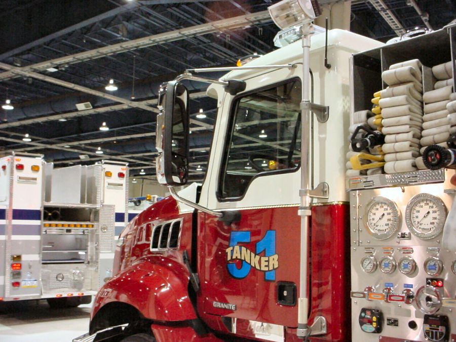 KME Elliptical Tanker 3000 gal/500GPM/Mack CT713/Mack 427HP