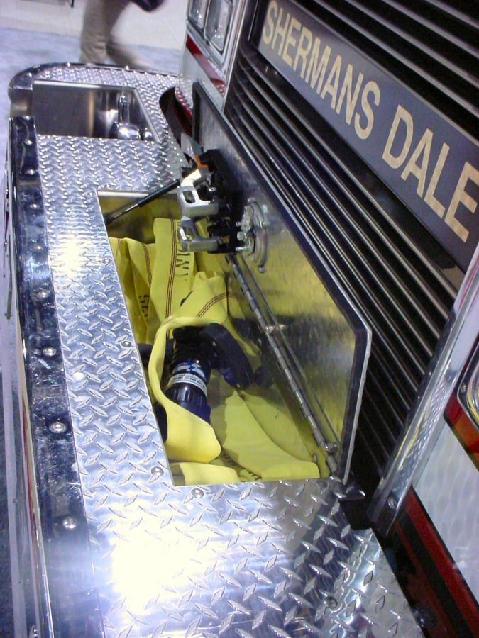 KME Aerialcat 100' Rearmount Ladder