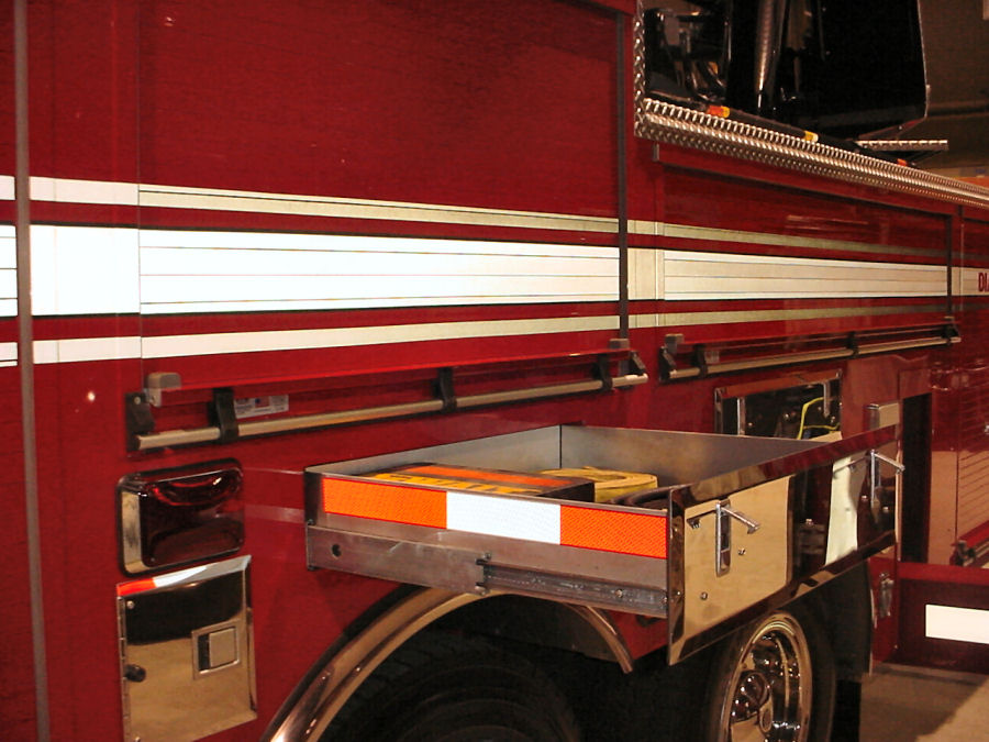 KME Aerialcat 100' Rearmount Ladder