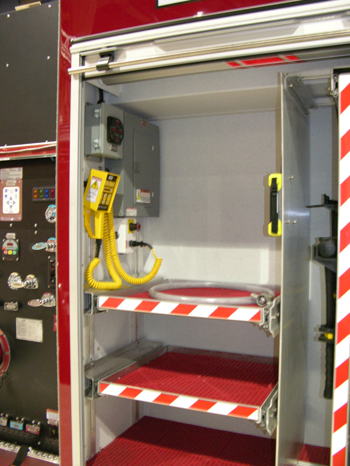 KME Custom Predator Pumper / MaxxForce 13 engine / Hale QMax 1500 gpm ...