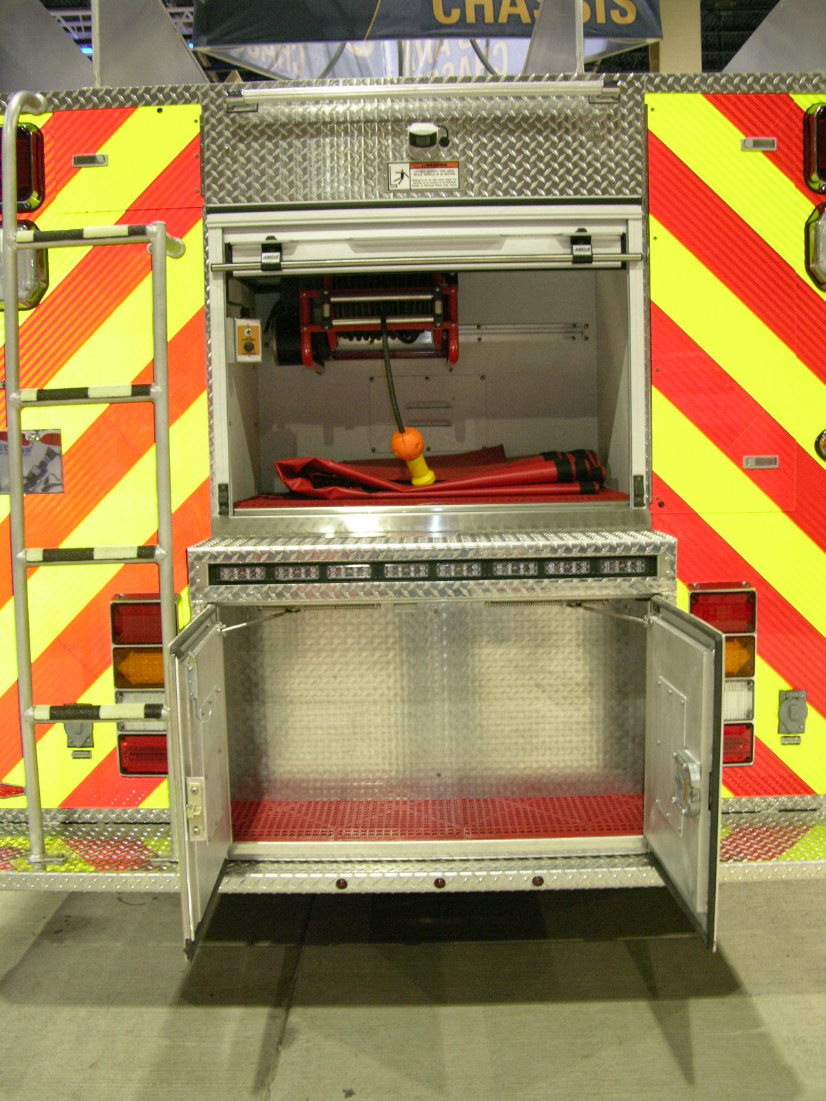 KME Custom Predator Pumper / MaxxForce 13 engine / Hale QMax 1500 gpm ...