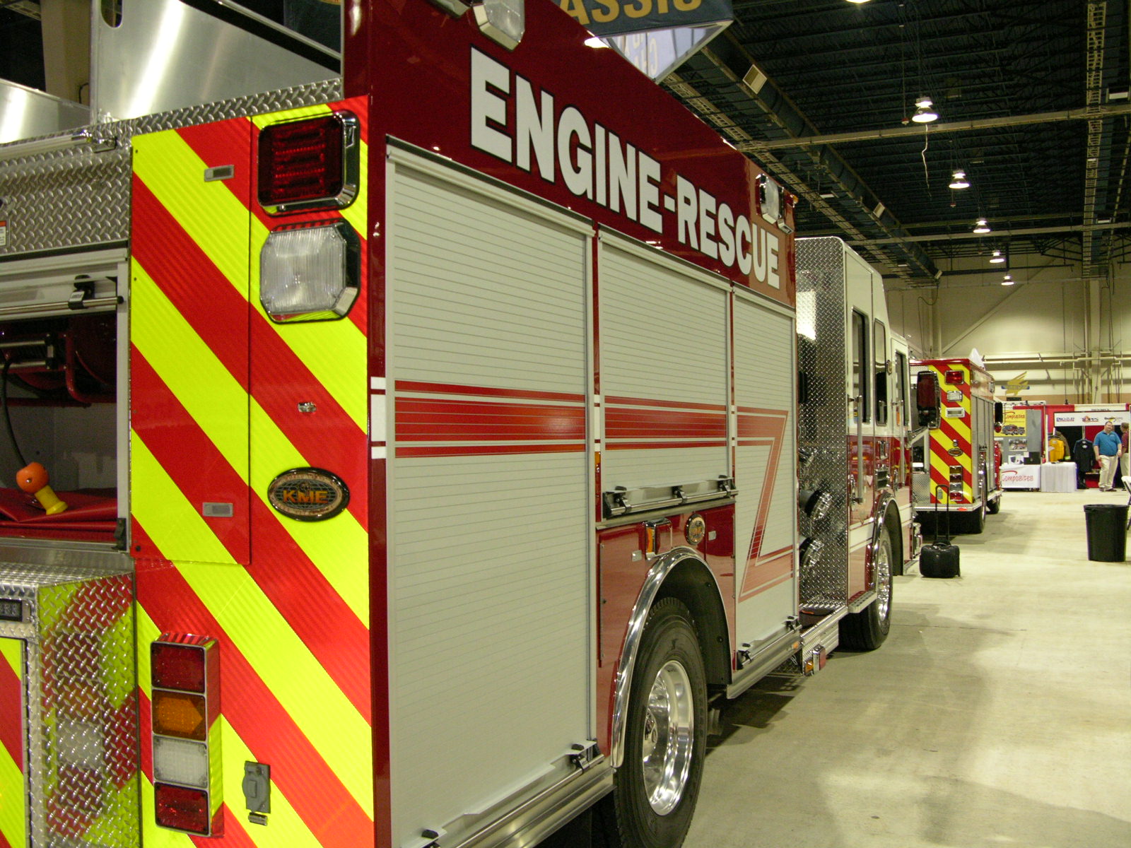 KME Custom Predator Pumper / MaxxForce 13 engine / Hale QMax 1500 gpm ...