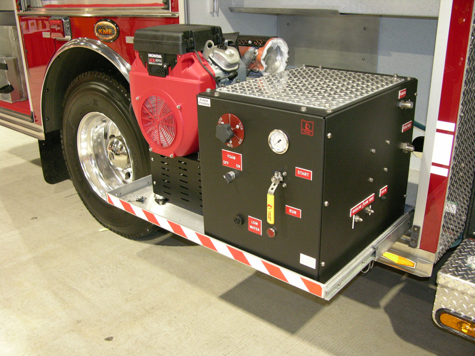 KME Custom Predator Pumper / MaxxForce 13 engine / Hale QMax 1500 gpm ...