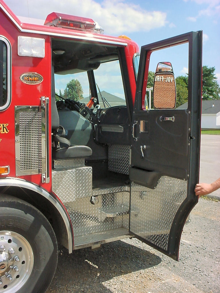Myersville VFD 2003 KME Excel Rescue/Pumper 1250 GPM pump with 750 ...
