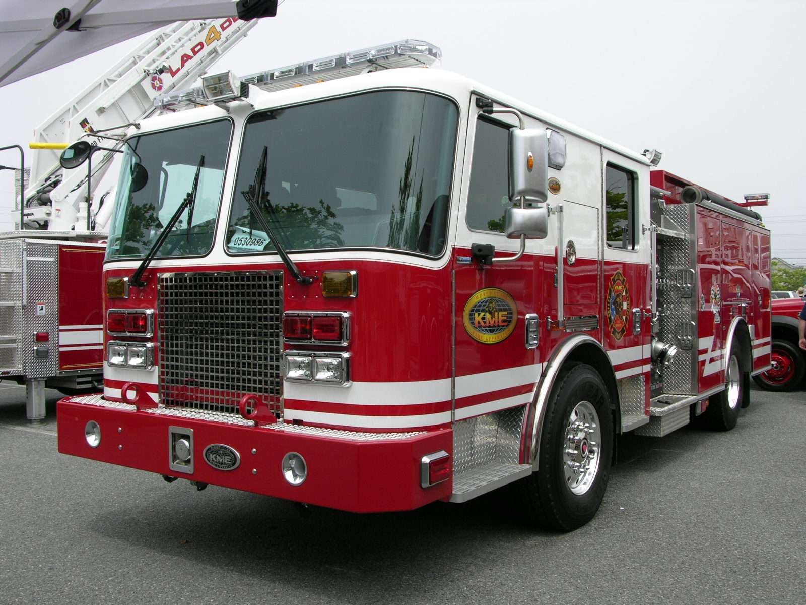 KME Custom Severe Servicer Pumper / MaxxForce 10 engine / Hale Q-Max ...