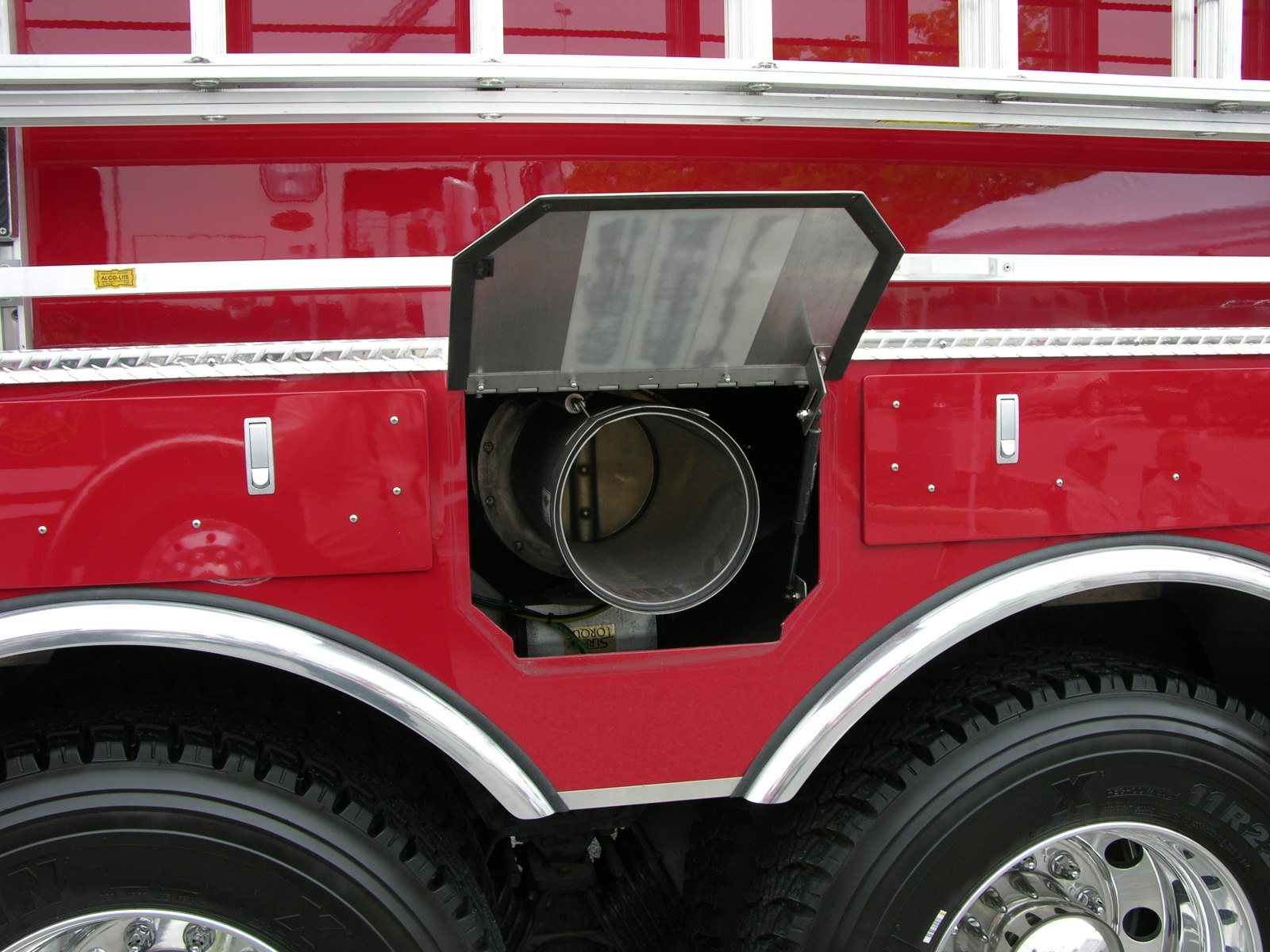 KME Eliminator Tanker / International 7600 SBA 6x4 / MaxxForce 13 ...