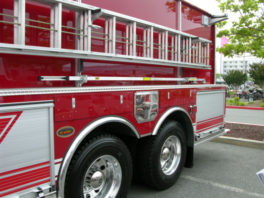 KME Eliminator Tanker / International 7600 SBA 6x4 / MaxxForce 13 ...